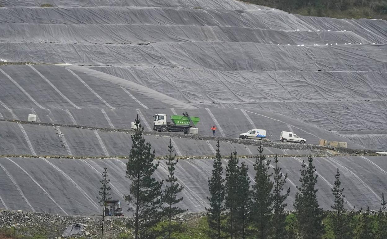 El Gobierno vasco permitirá ampliar tres vertederos en Bizkaia y reabrir el de Artxanda | El Correo